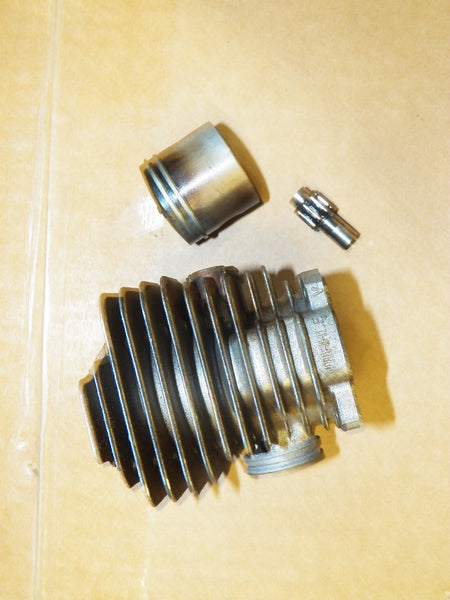 Stihl 020av Chainsaw Piston and Cylinder