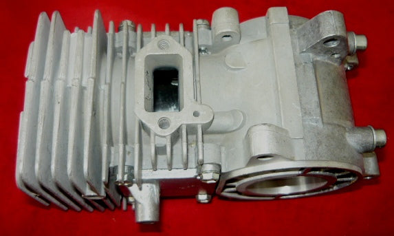 homelite 340 chainsaw cylinder and crankcase new (new HM cylinder bin)