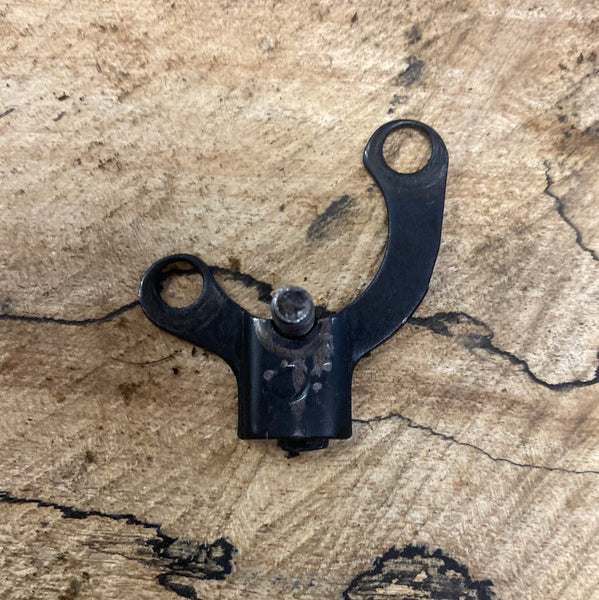 mcculloch mac 10-10 chainsaw carb bracket