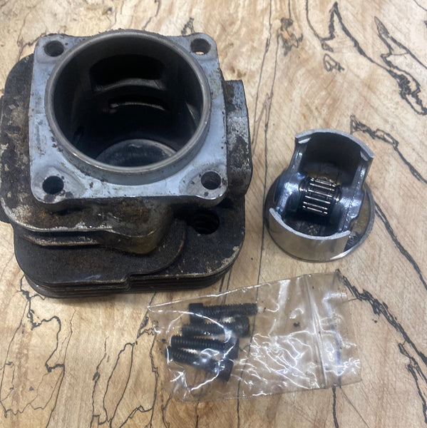 Husqvarna 268 Chainsaw Piston And Cylinder Set 2
